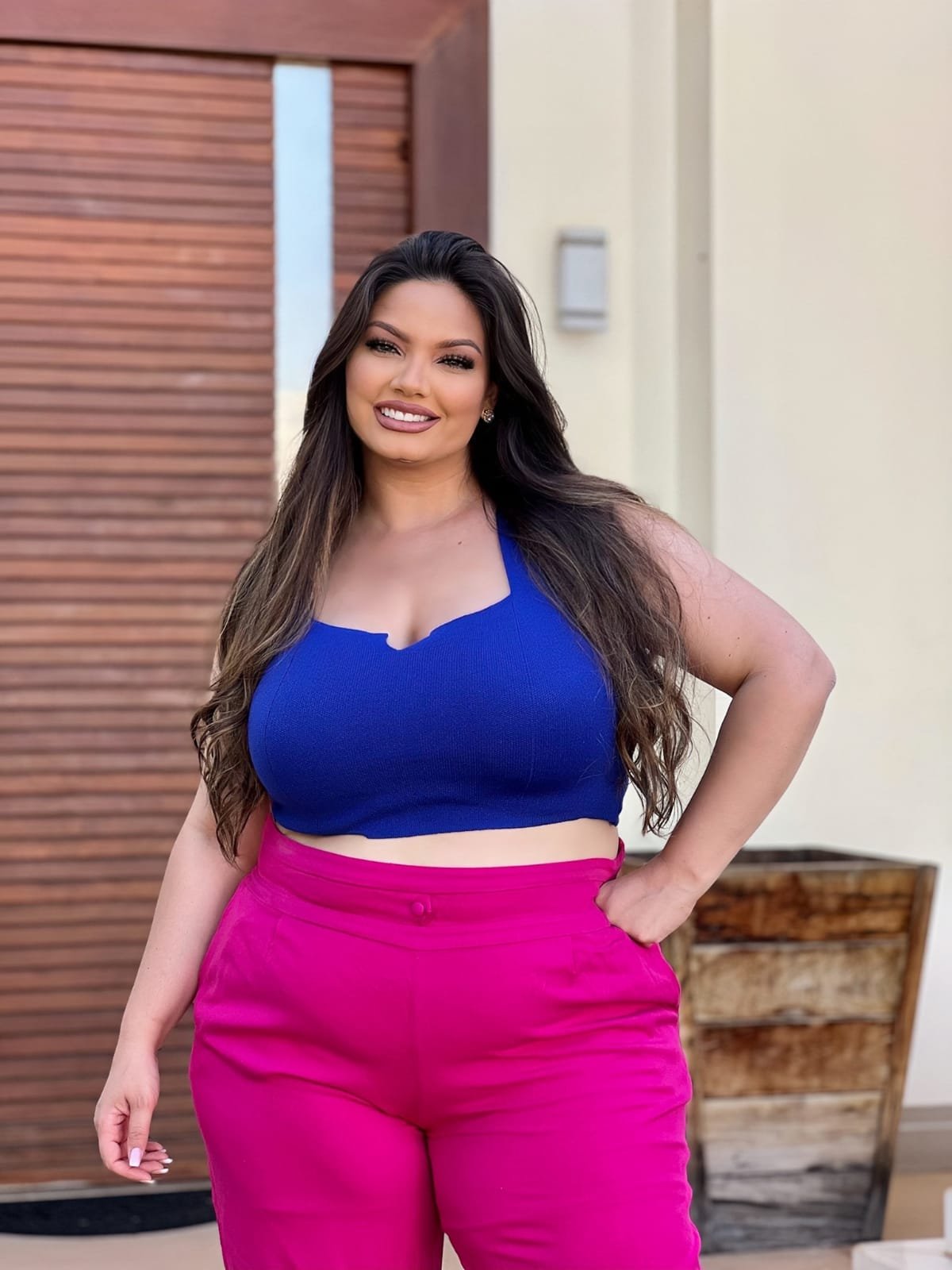Cropped Modal Plus Size com Recorte em V